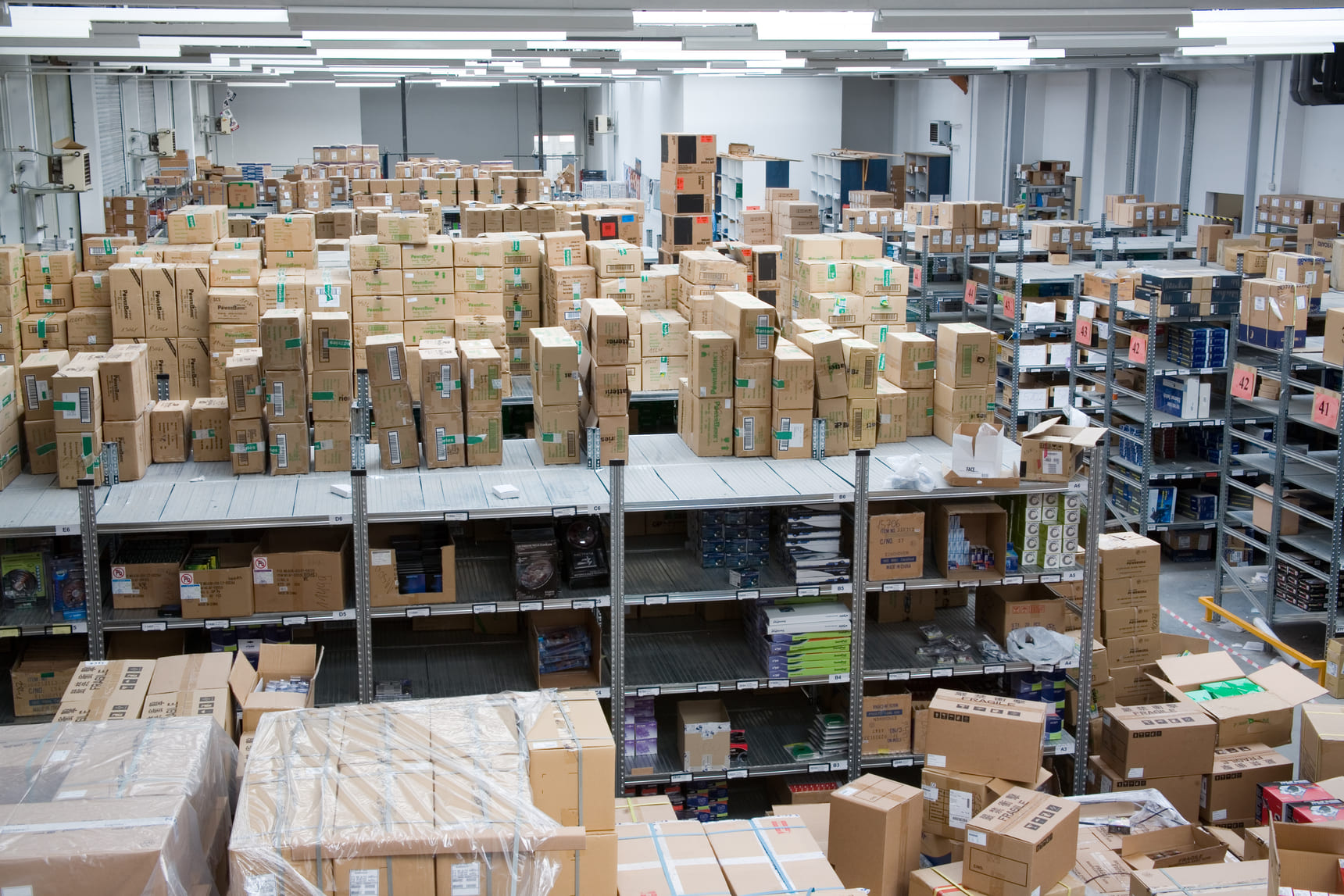 Backorder vs Out of Stock: Key Differences and Inventory Tips